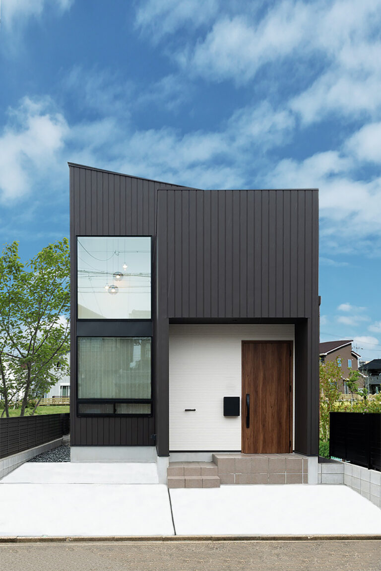 玄関ドアは何色にする？選び方と注意点！ | 工務店-オオトリ建設-ブログ | ガレージハウス・注文住宅 | 名古屋・四日市